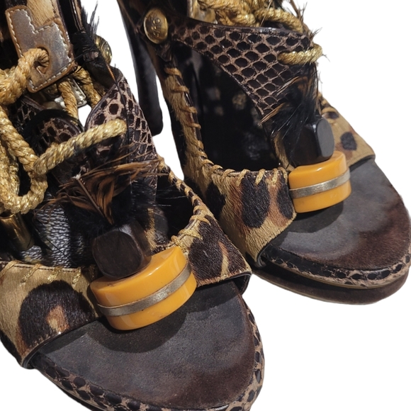 Louis Vuitton | Shoes | Authentic Louis Vuitton Feathers Heel Shoe Very ...